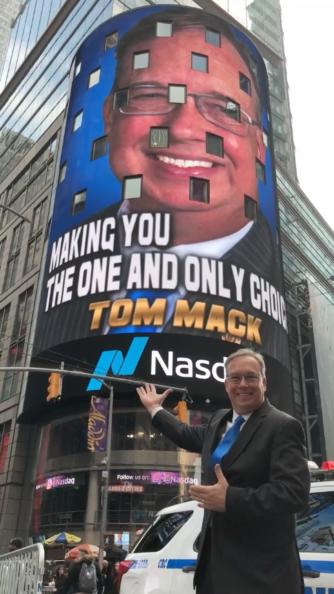 Headshot – Tom Mack